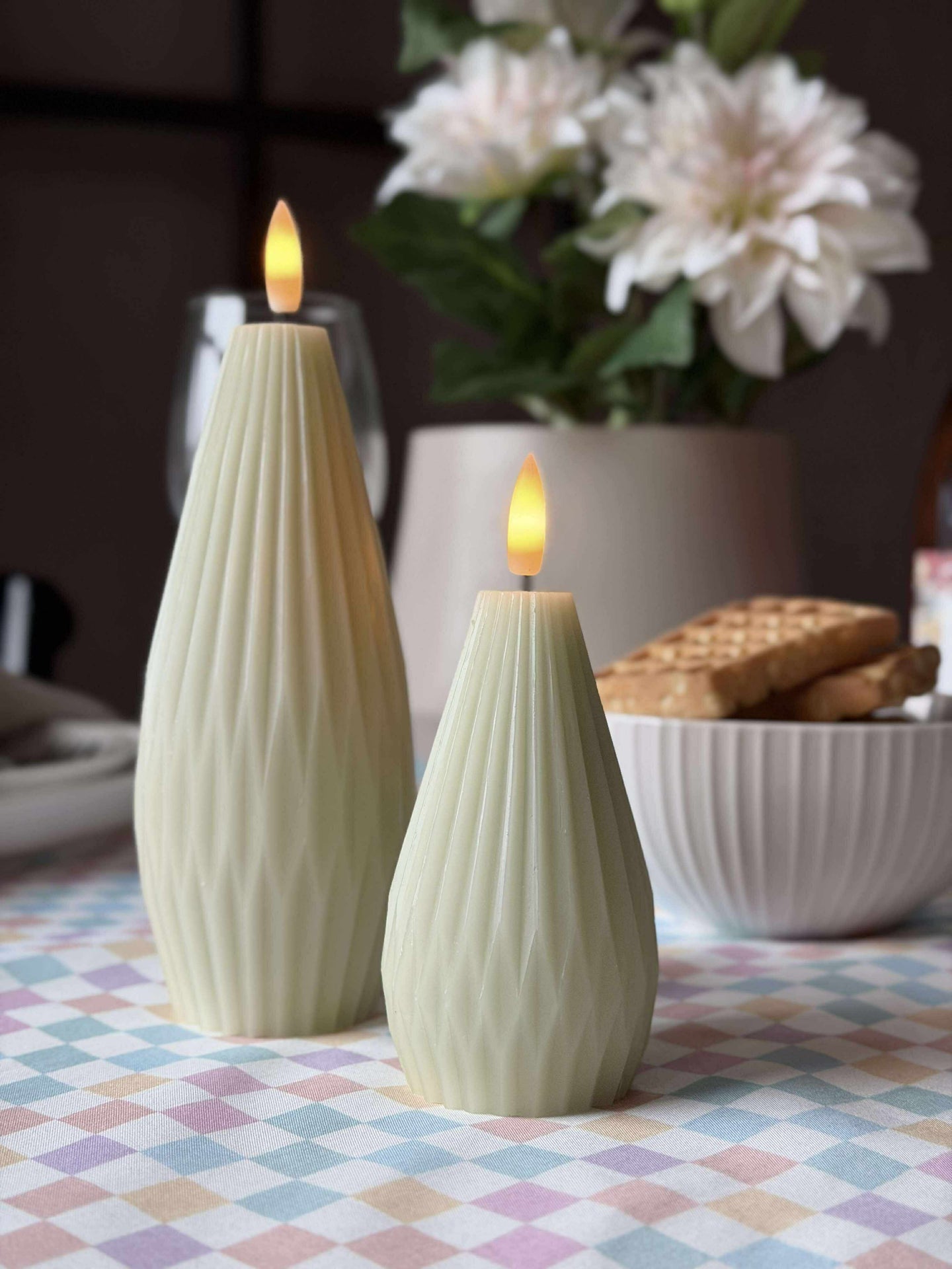 LED-ljus - Grön vår | Vackra rillade ljus i vax – VIAMAJA.SE